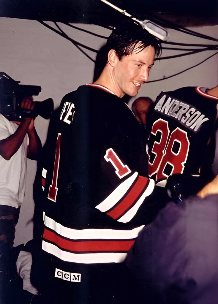 Smash or Pass: Keanu Reeves as a hockey player | Lipstick Alley