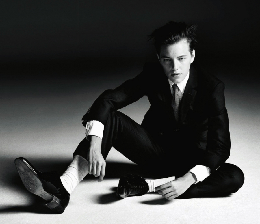 해연갤 - 남모델들과 함께 남성 정장 화보 찍었던 에리카 린더