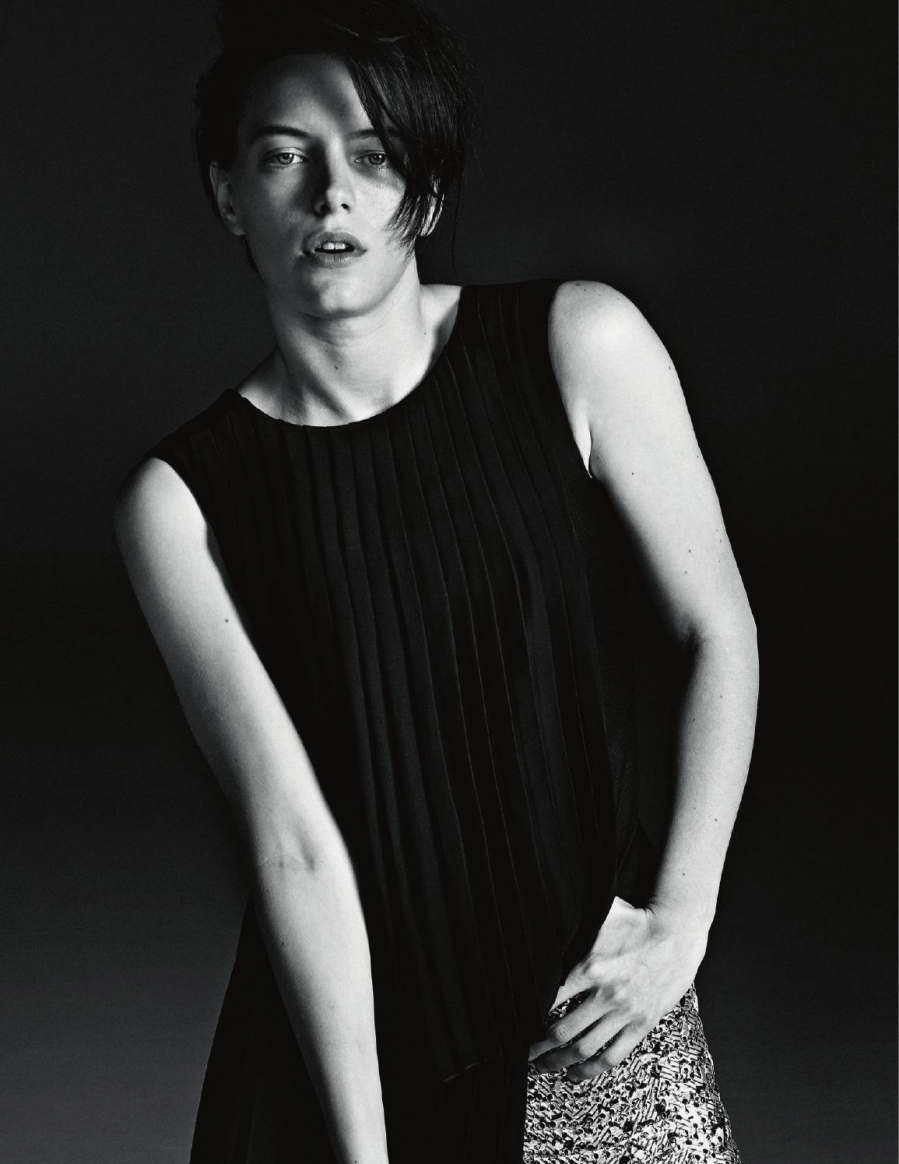 해연갤 - 남모델들과 함께 남성 정장 화보 찍었던 에리카 린더