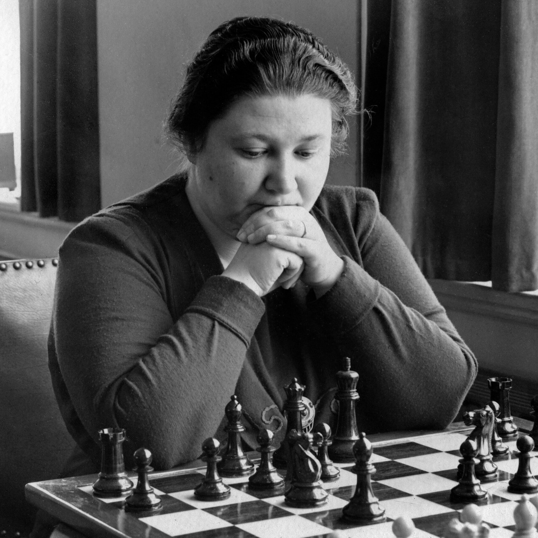 해연갤 - ㅃ 뉴우욕타1임즈 기사 보는데 Vera Menchik라는 분 대단하다